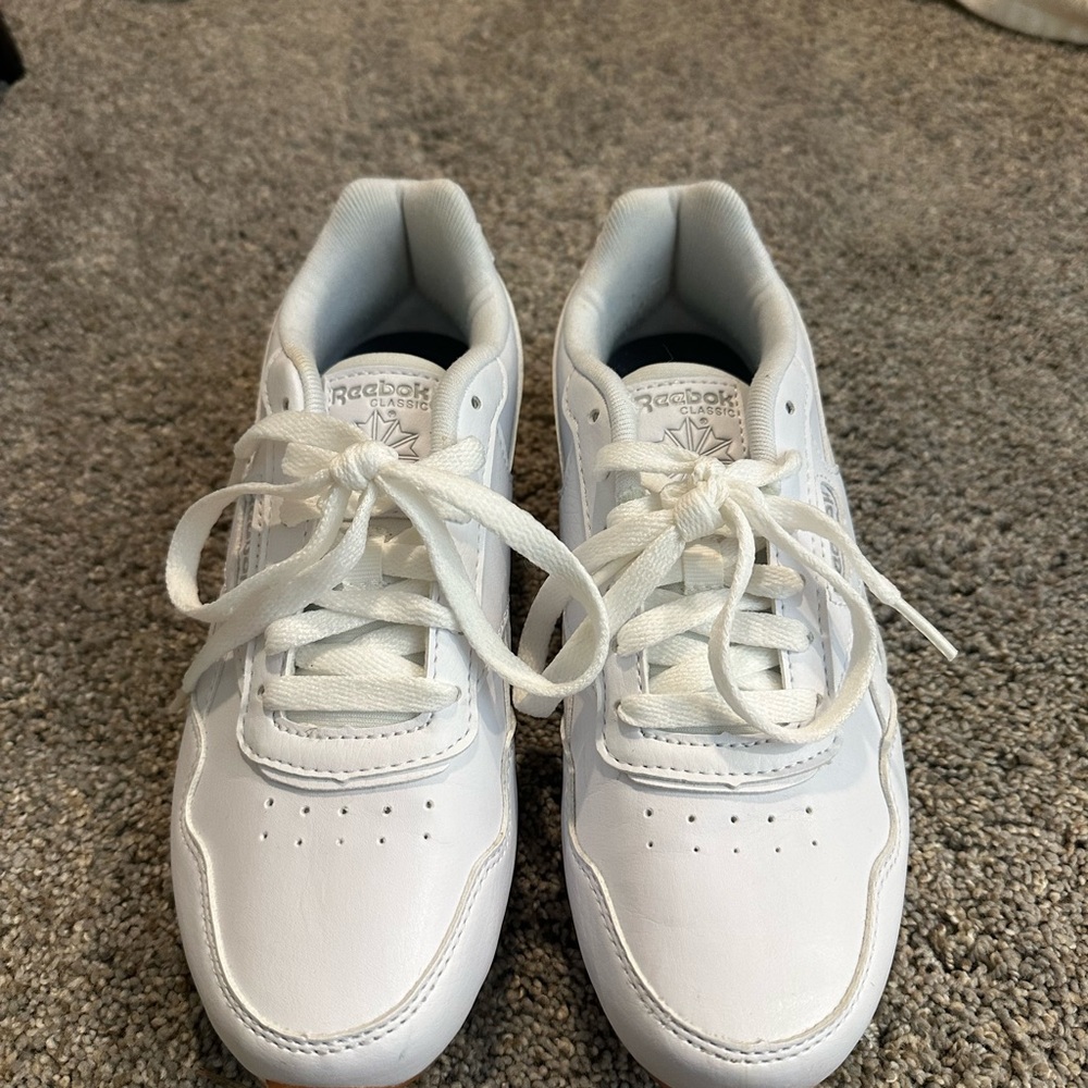 Reebok White Sneakers - Gem